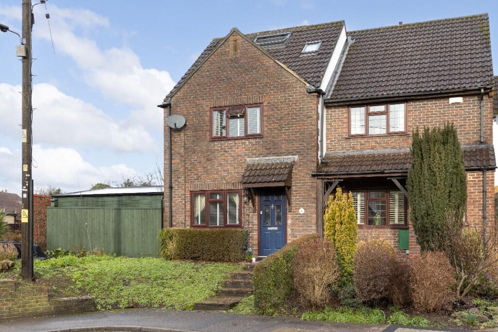 4 bedroom end of terrace house for sale in Hilperton, BA14