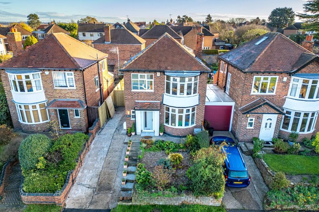 3 bedroom detached house for sale in Haileybury Road, West Bridgford, NG2