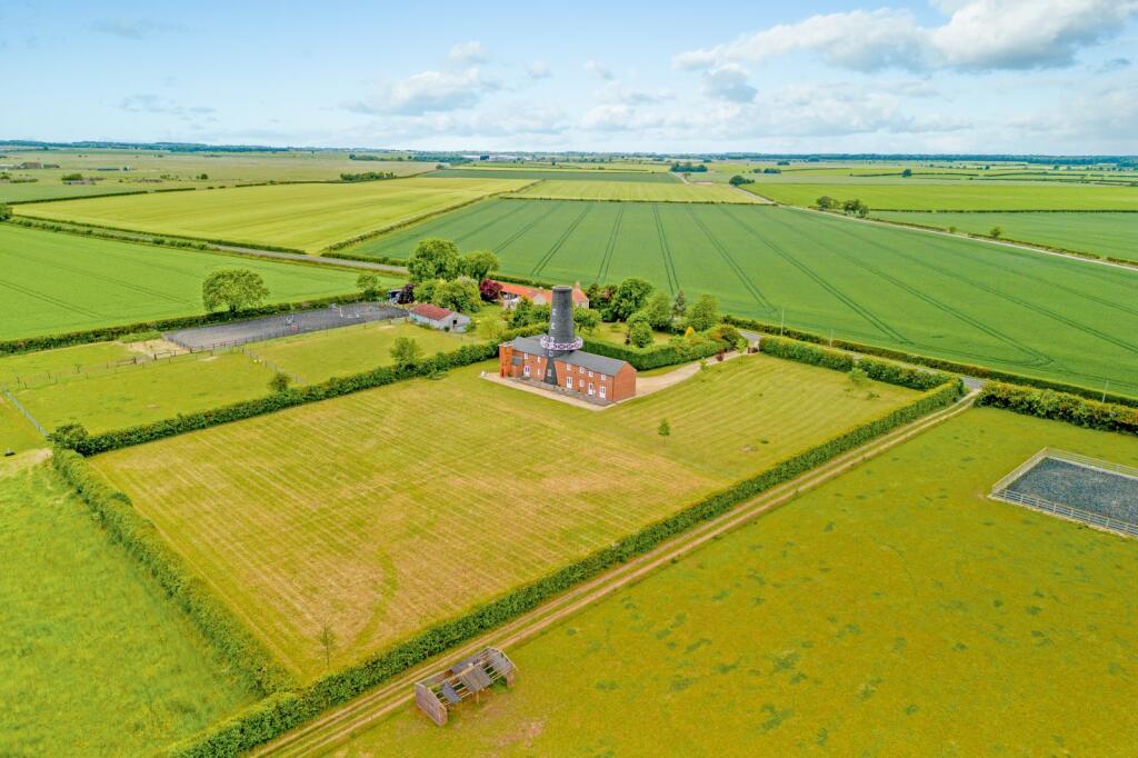 4 bedroom detached house for sale in The Windmill, Heath Road, Scopwick ...