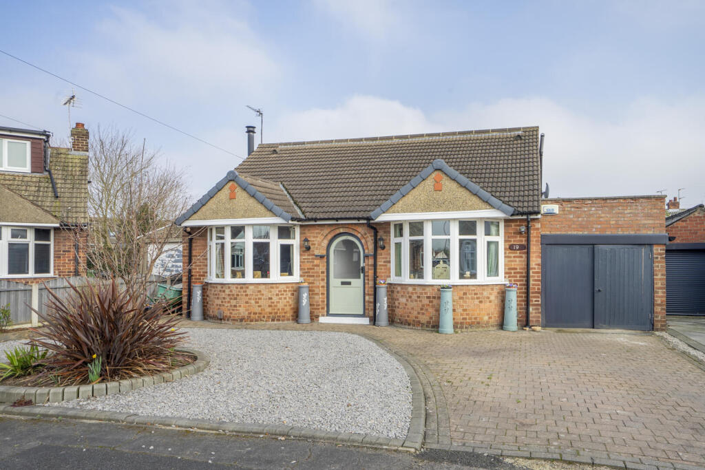 3 bedroom detached bungalow for sale in Eva Avenue, Rawcliffe, York, YO30