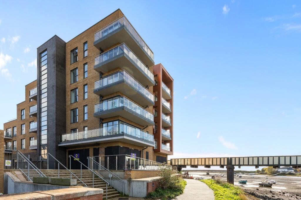 2 bedroom apartment for sale in Ringed Plover Apartments, Salt Marsh ...