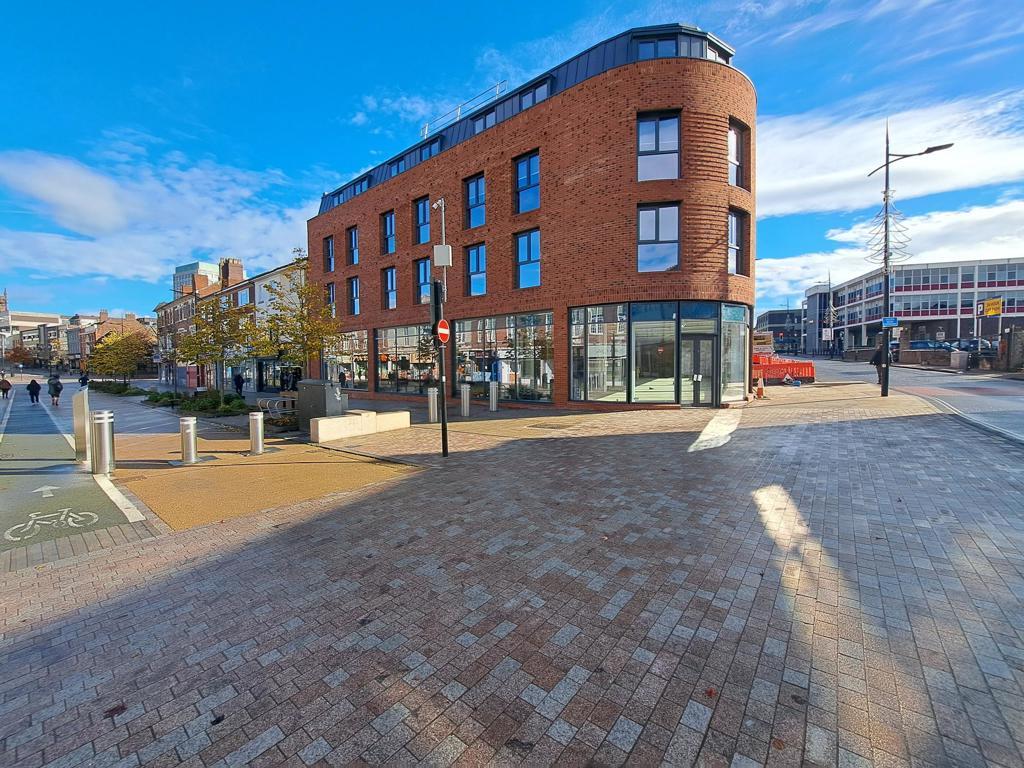 High street retail property to lease in 1 Cleveland Street ...