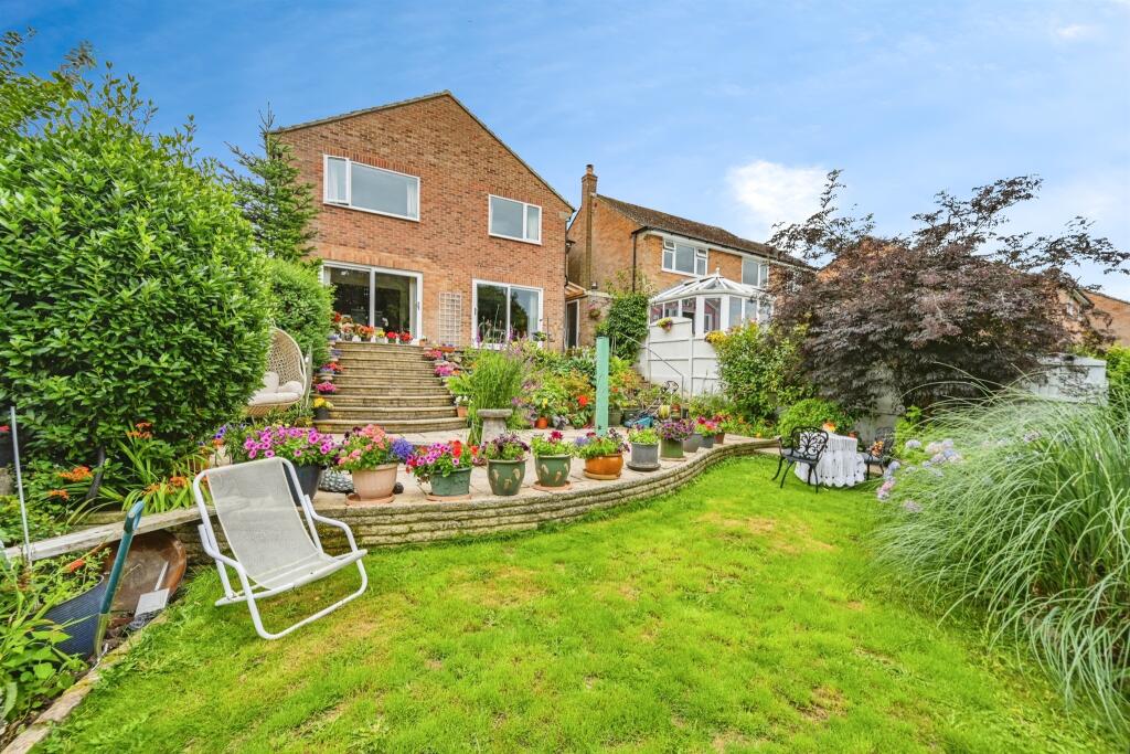 4 bedroom detached house for sale in Peak View Drive, Ashbourne, DE6