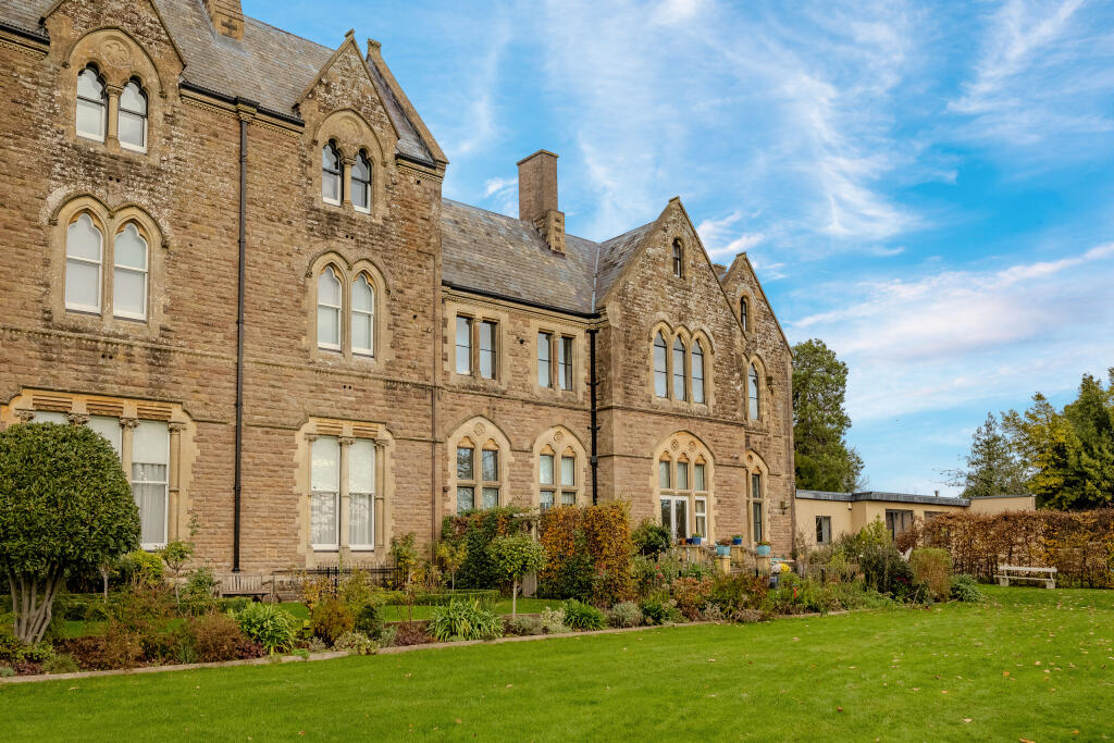 2 bedroom apartment for sale in Bryngwyn Manor, Wormelow, Hereford, HR2