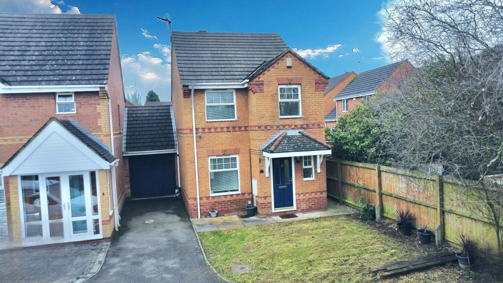 3 bedroom link detached house for sale in Trentham Close, Nuneaton, CV11
