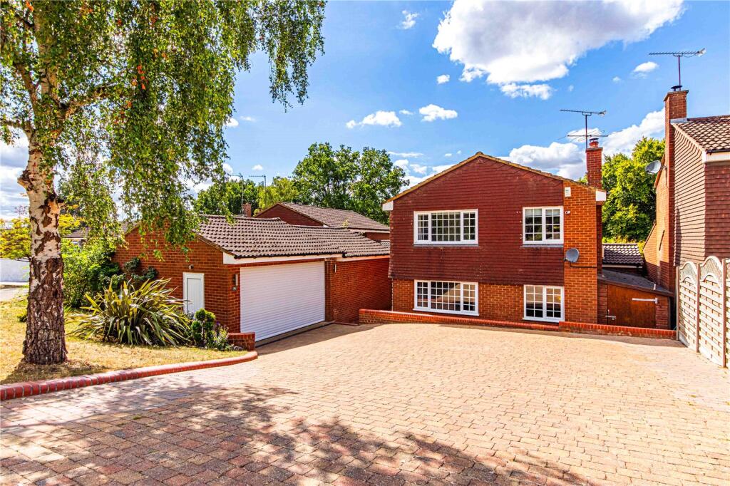 4 bedroom detached house for sale in Holywell Road, Studham, Central ...