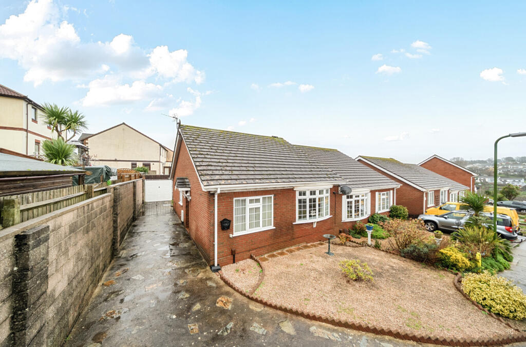 2 bedroom bungalow for sale in Underidge Drive, Paignton, Devon, TQ3