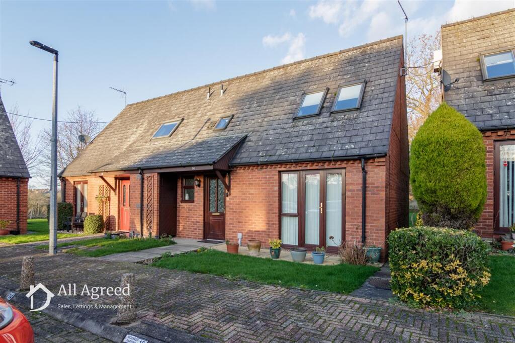 3 bedroom semi-detached house for sale in Top Farm Court, Kilburn, DE56