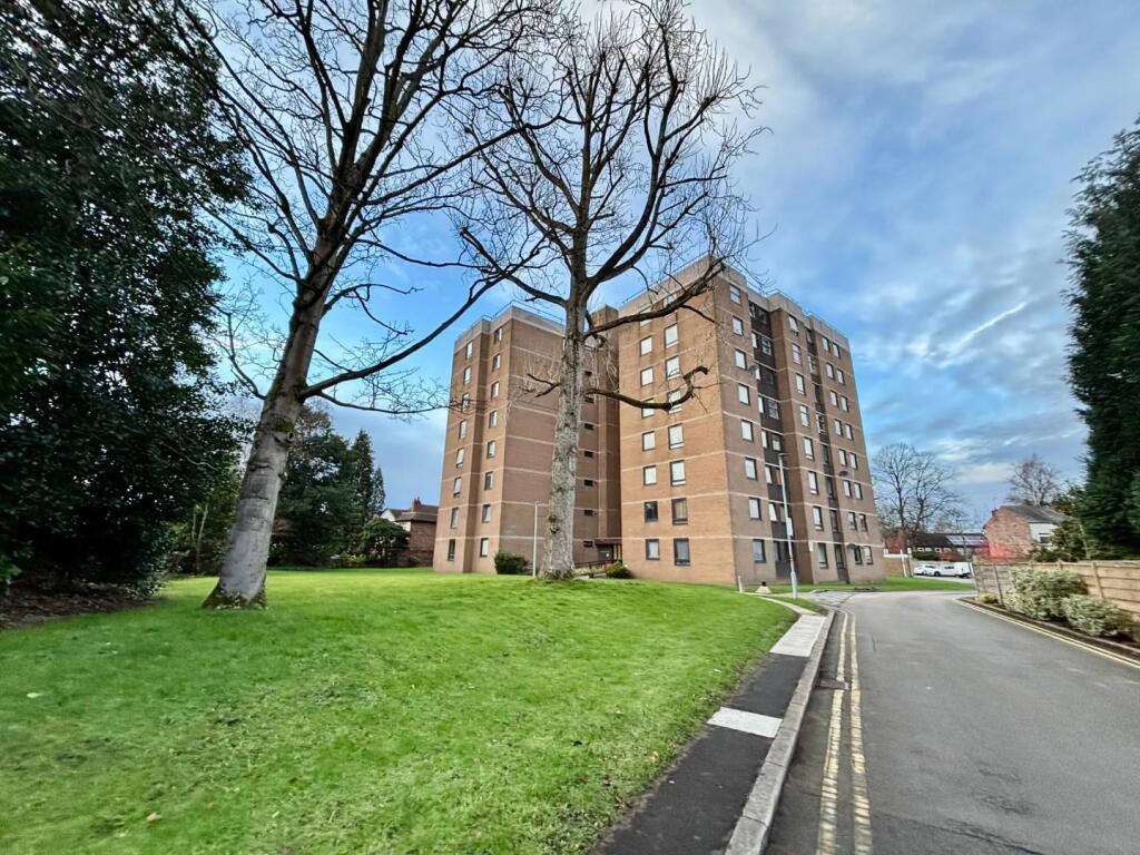 2 bedroom flat for sale in Dene Road, Didsbury, Manchester, M20
