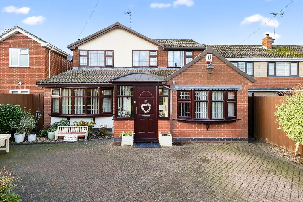4 bedroom semi-detached house for sale in Church Street, Ripley, DE5