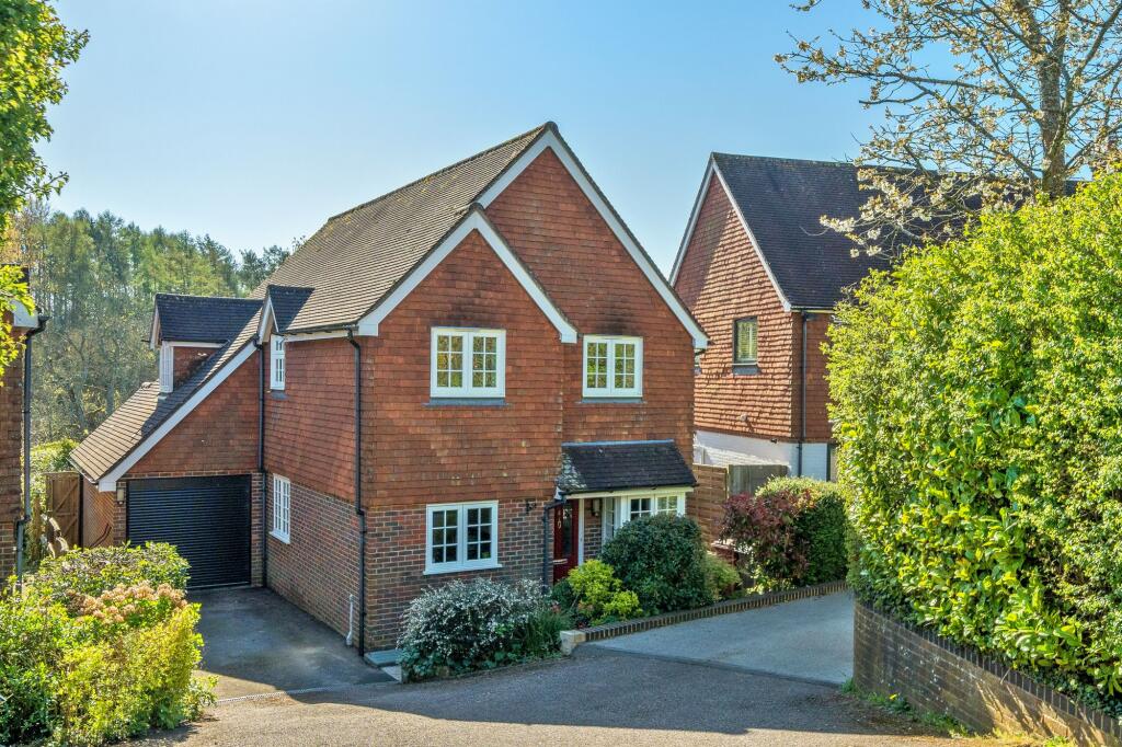 4 bedroom detached house for sale in The Marches, Fernhurst, GU27