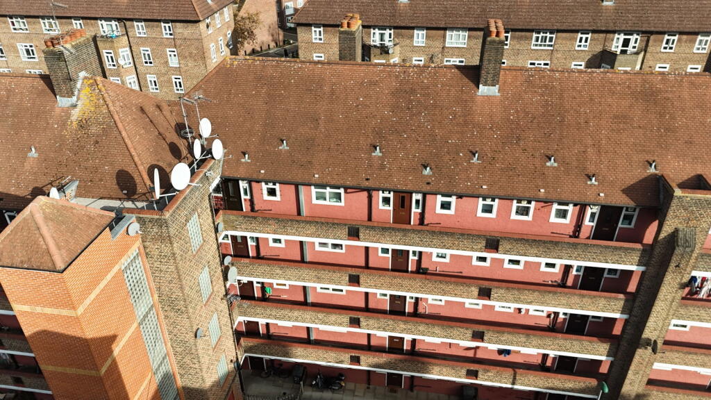 2 bedroom flat for sale in Homerton Road, Hackney, London, E9 5PU, E9
