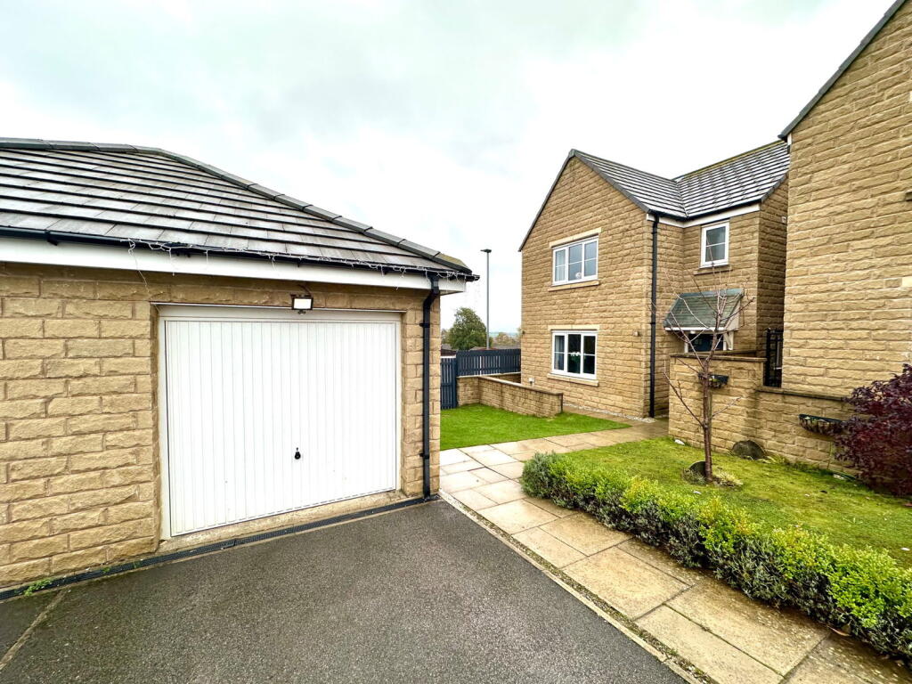 3 bedroom detached house for sale in New Chapel Road, Penistone ...