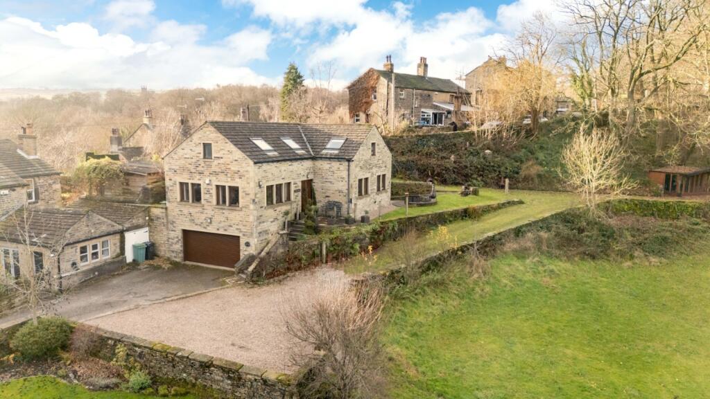 4 bedroom detached house for sale in Magdale, Honley, Holmfirth, West ...