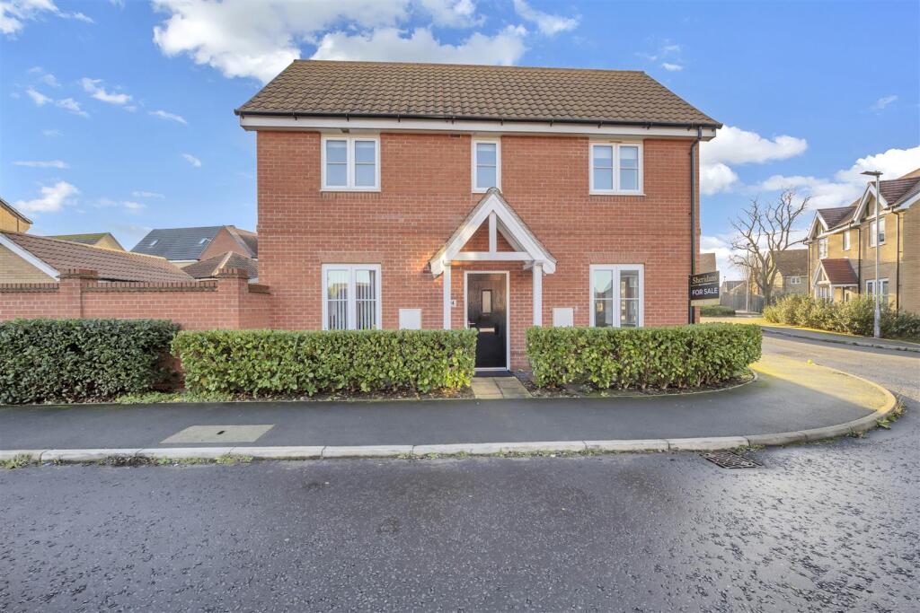 3 bedroom detached house for sale in Myrtlewood Road, Bury St. Edmunds ...