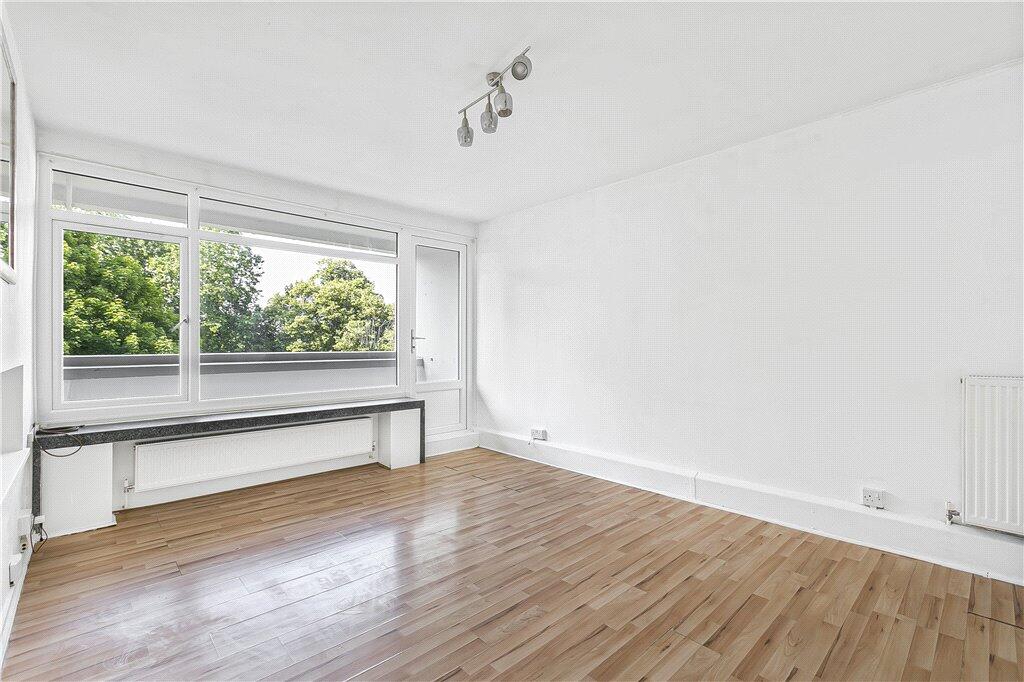 2 bedroom apartment for sale in Tangley Grove, London, SW15