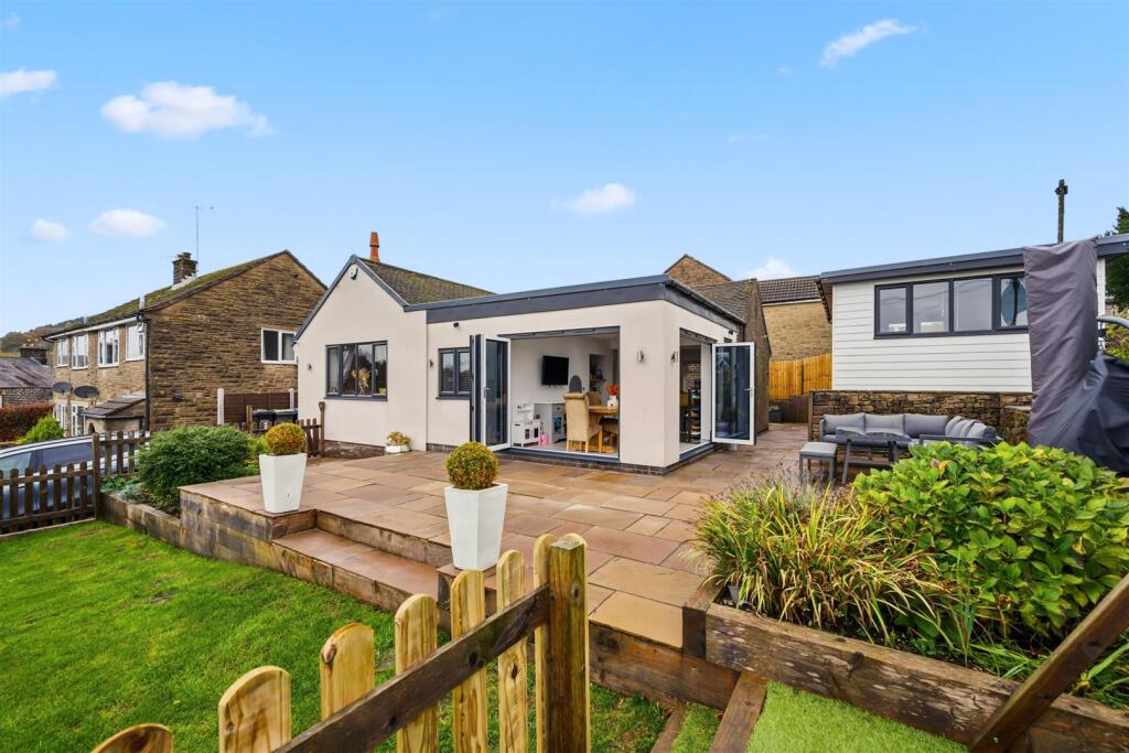 3 bedroom detached bungalow for sale in The Knoll, Tansley, Matlock, DE4