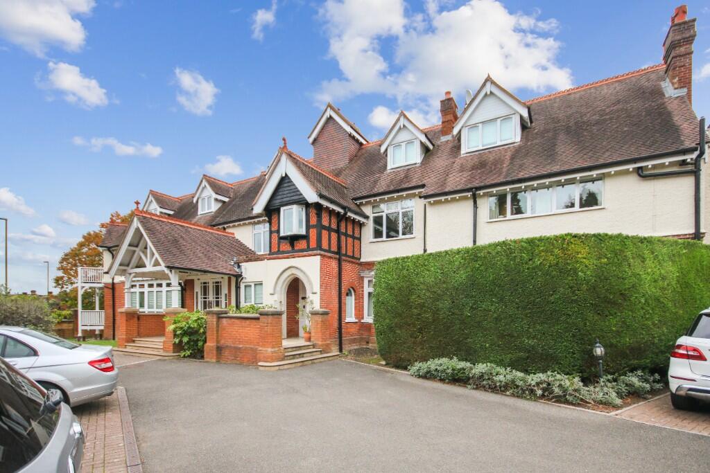 2 bedroom apartment for sale in Lewes Road, East Grinstead, West Sussex ...