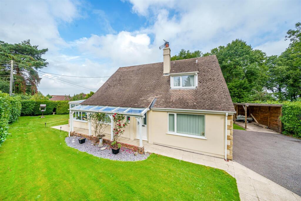 4 bedroom detached house for sale in Green Lane, Axminster, EX13