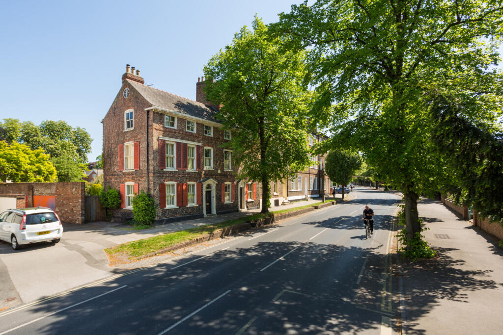 5 bedroom end of terrace house for sale in Clifton, York, North ...