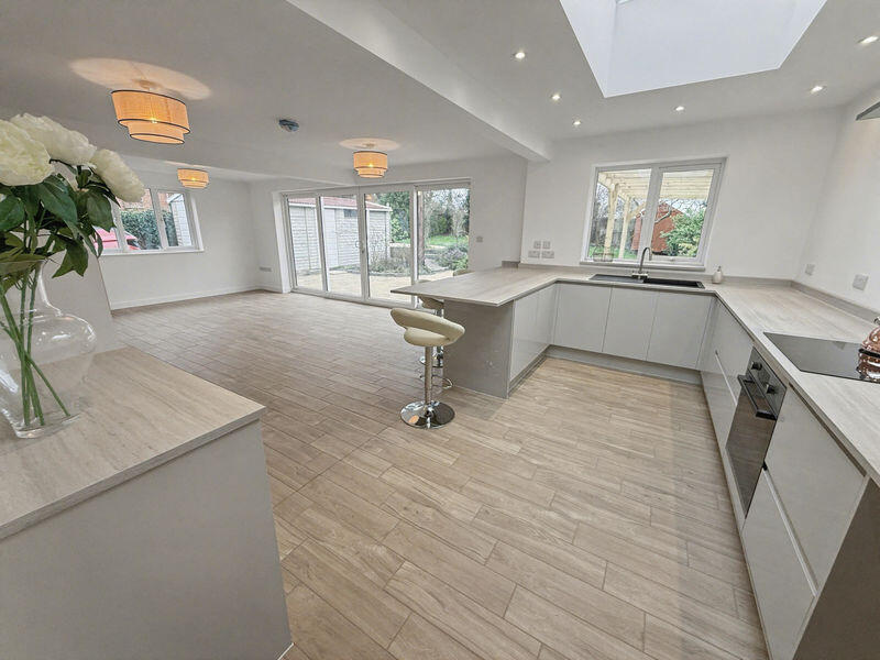 2 bedroom detached bungalow for sale in Pecknall Lane, Halfway House ...