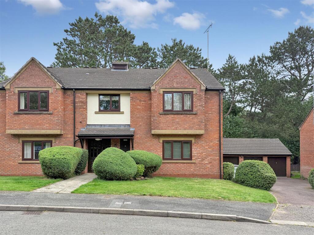 2 bedroom apartment for sale in Erica Court, Heswall, Wirral, CH60