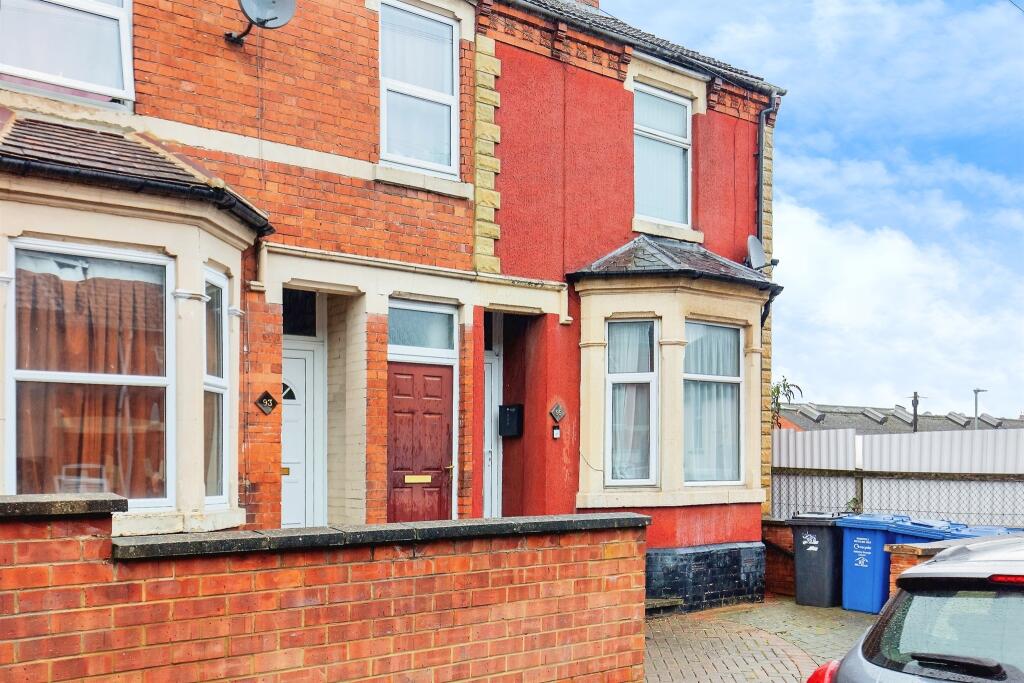 3 bedroom end of terrace house for sale in Mill Road, KETTERING, NN16