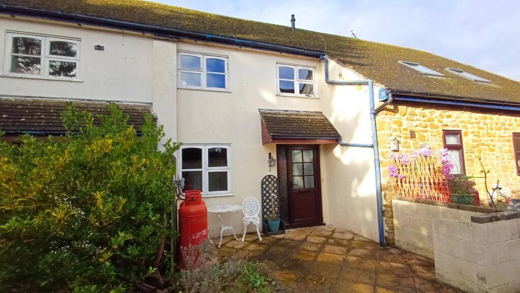 2 bedroom terraced house for sale in East End, Hook Norton, OX15