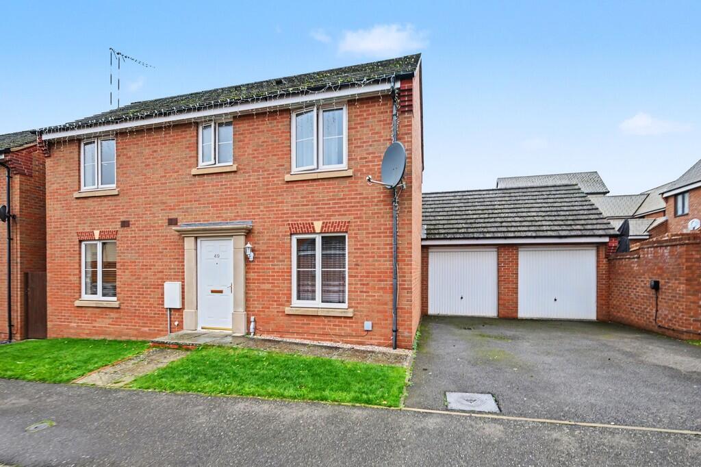 3 bedroom detached house for sale in Oulton Road, Rugby, CV21