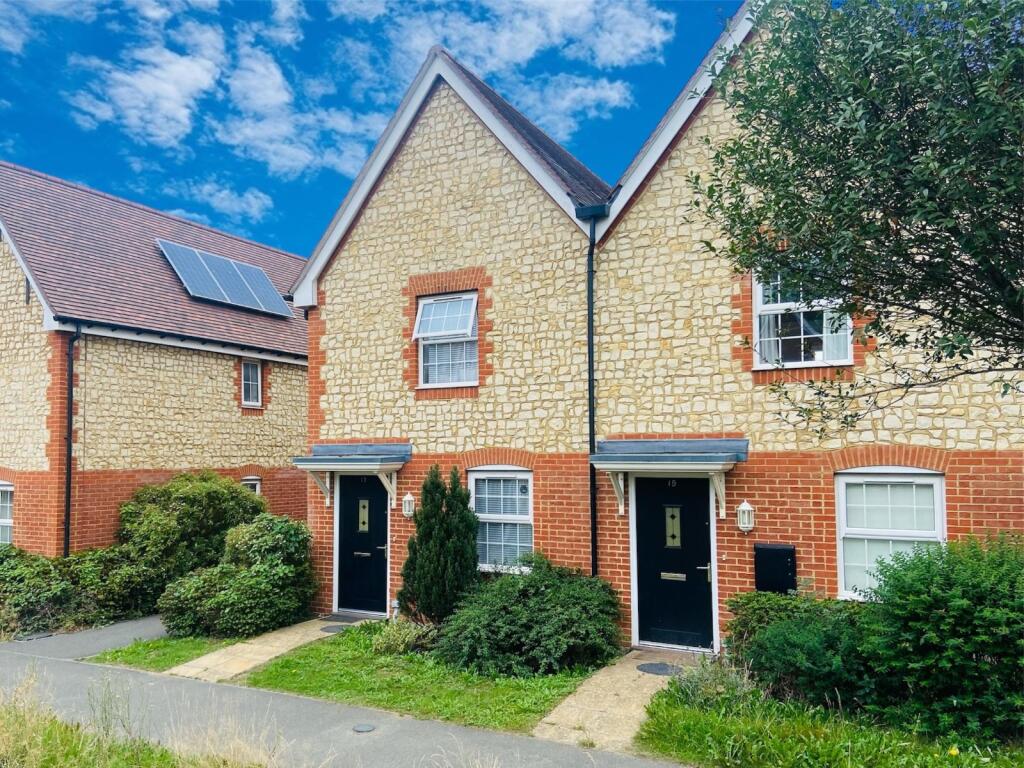 2 bedroom end of terrace house for sale in Leachman Way, Petersfield ...