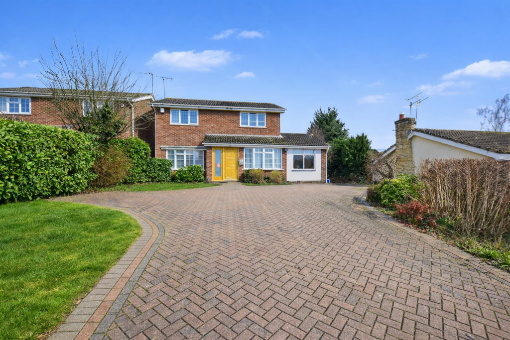 4 bedroom detached house for sale in Darsway, Castle Donington, DE74